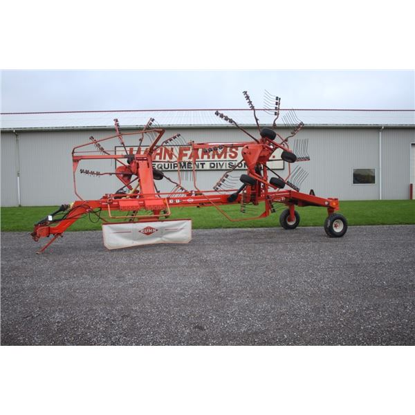 Kuhn GA 7302 DL twin rotary rake, trail type, 2pth