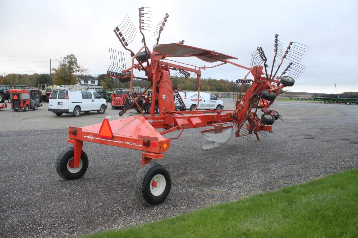 Kuhn GA 7302 DL twin rotary rake, trail type, 2pth