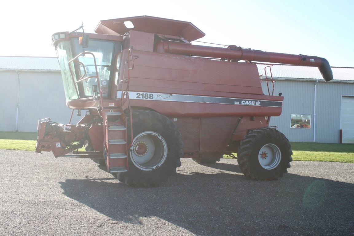 CIH 2188 4wd combine, tracker, chopper, rock trap, Mauer bin extension ...
