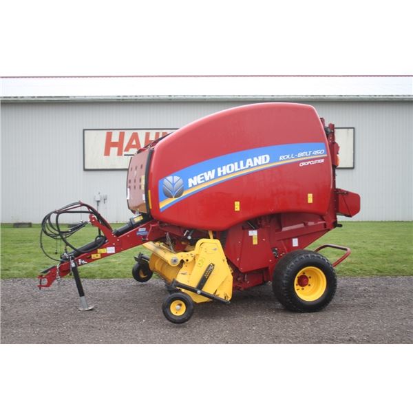 2018 New Holland RB 450 round baler, siliage special, crop cutter, net wrap, 3813 bales, one owner