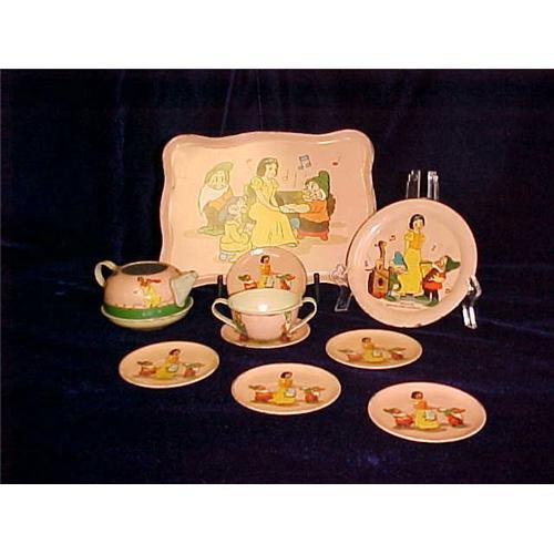 Disney's Snow White Tin Set , 1937 by Ohio #2356281