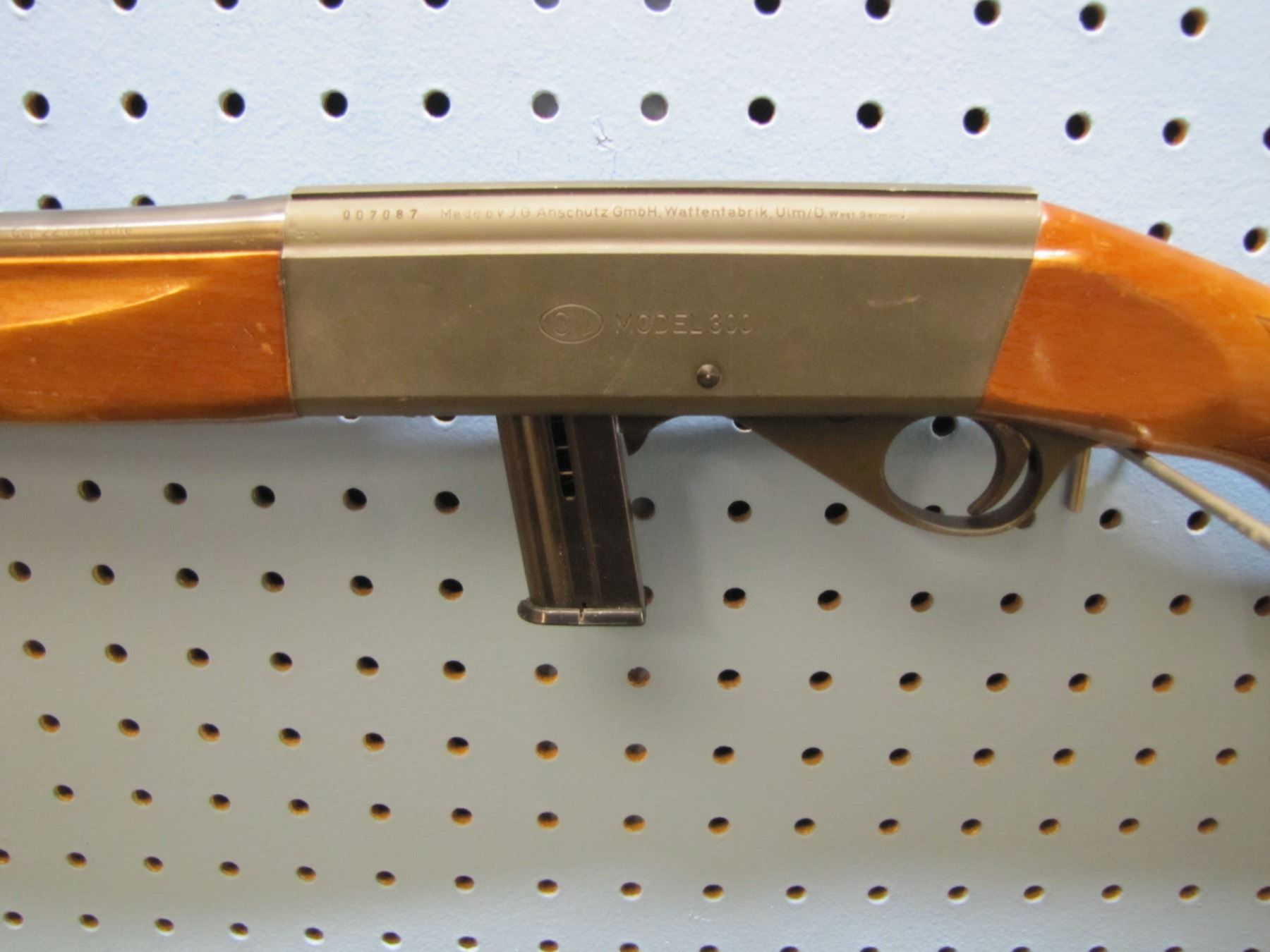 CIL/Anschutz model 300; semi auto; .22LR; clip; S/N 007087