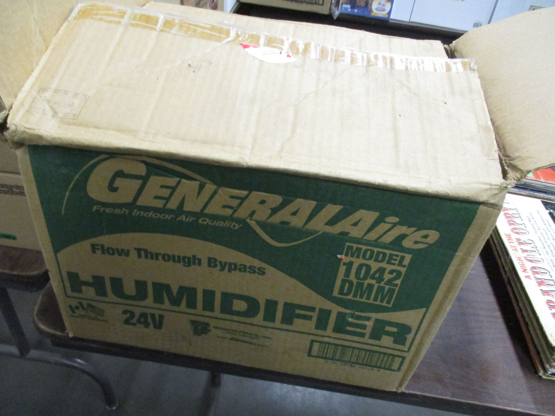 NEW: GENERALAIRE MODEL 1042DHM HUMIDIFIER