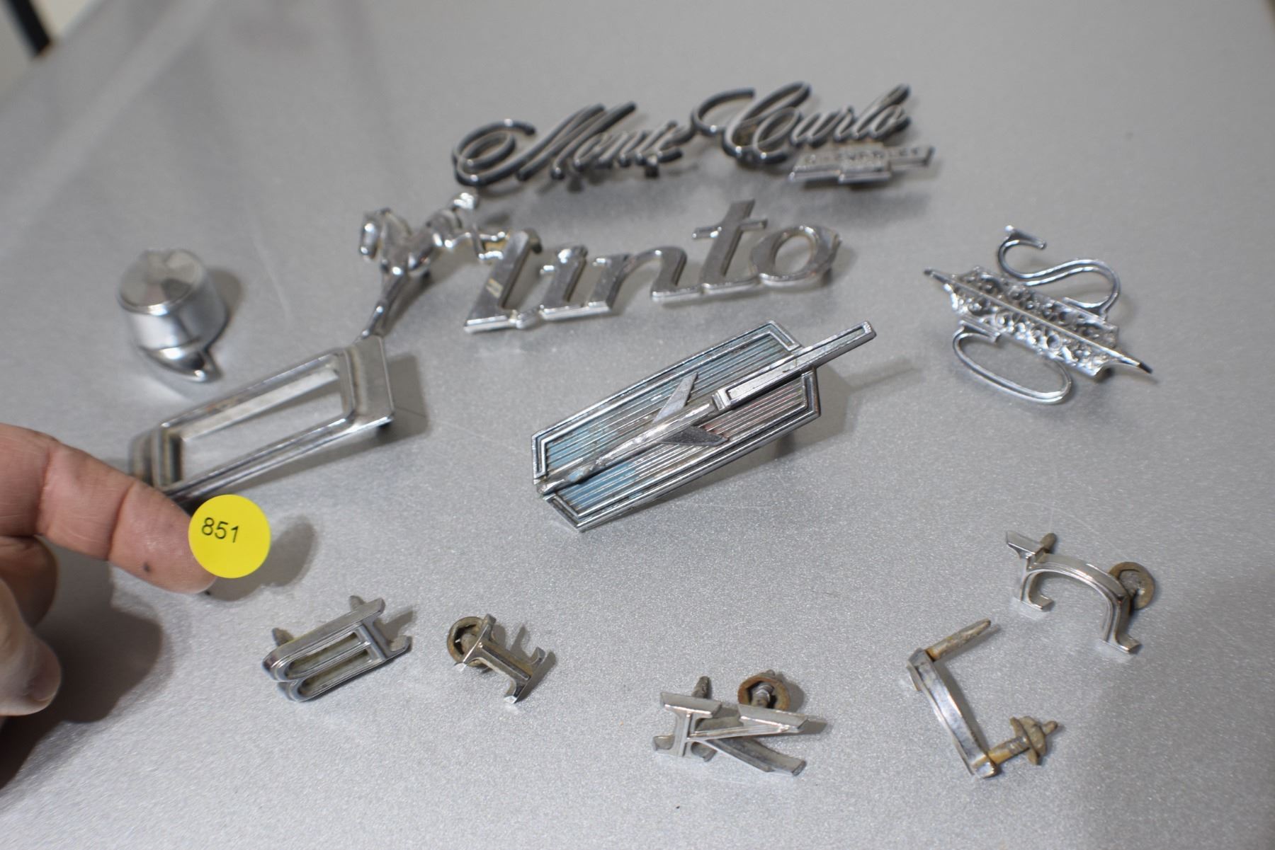 Vintage Car Emblems - Schmalz Auctions