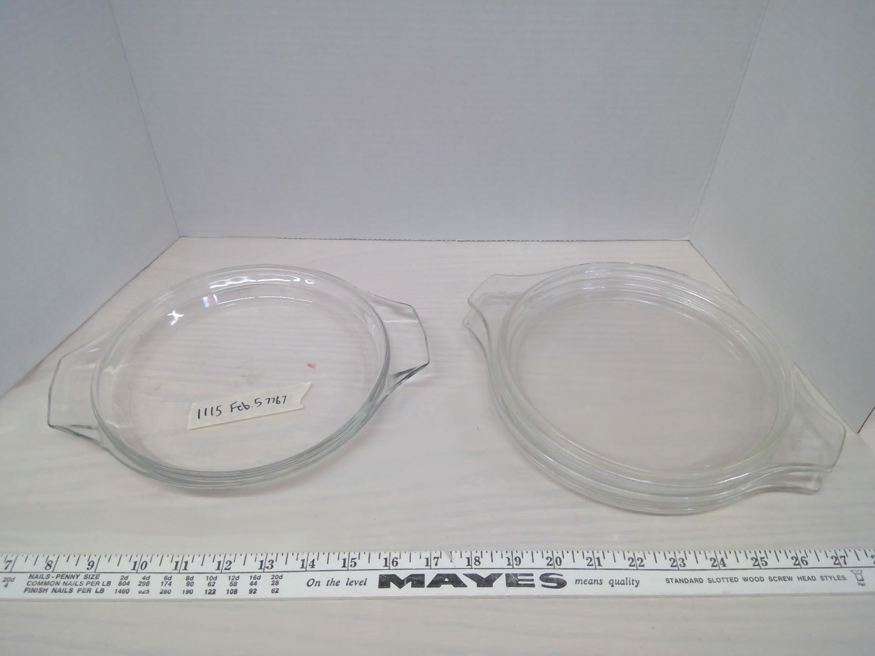 3 Pyrex Flat Glass Ovenware, 1 Offbrand Deep Glass Ovenware