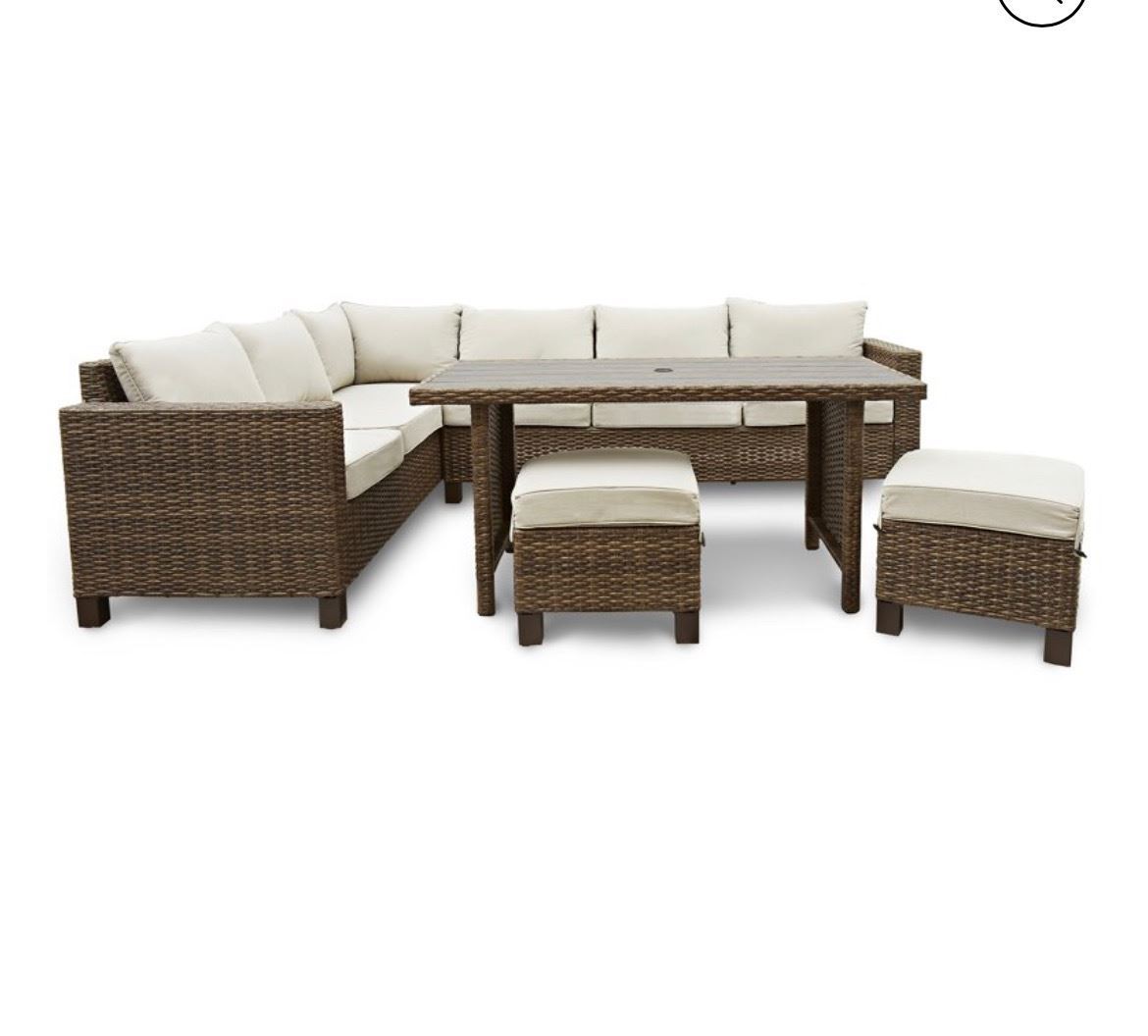 Sectional Dining Set/ Set de Sala de Jardin