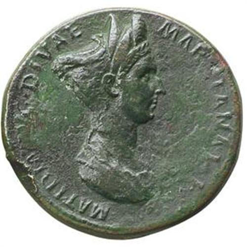 Matidia, figlia di Marciana, madre di Sabina Sesterzio.