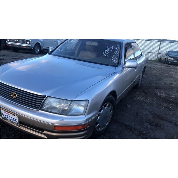 1996 Lexus LS 400