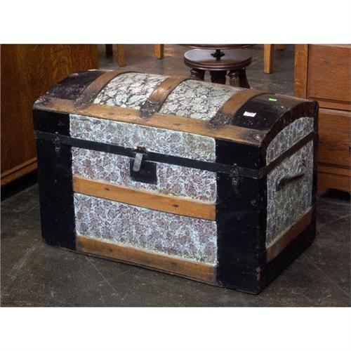 AMERICAN METAL CLAD DOME SHAPED TRUNK