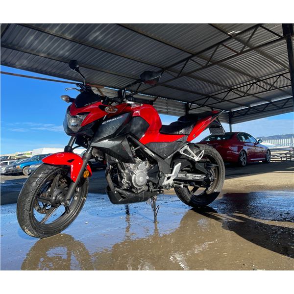 2015 HONDA CB300F