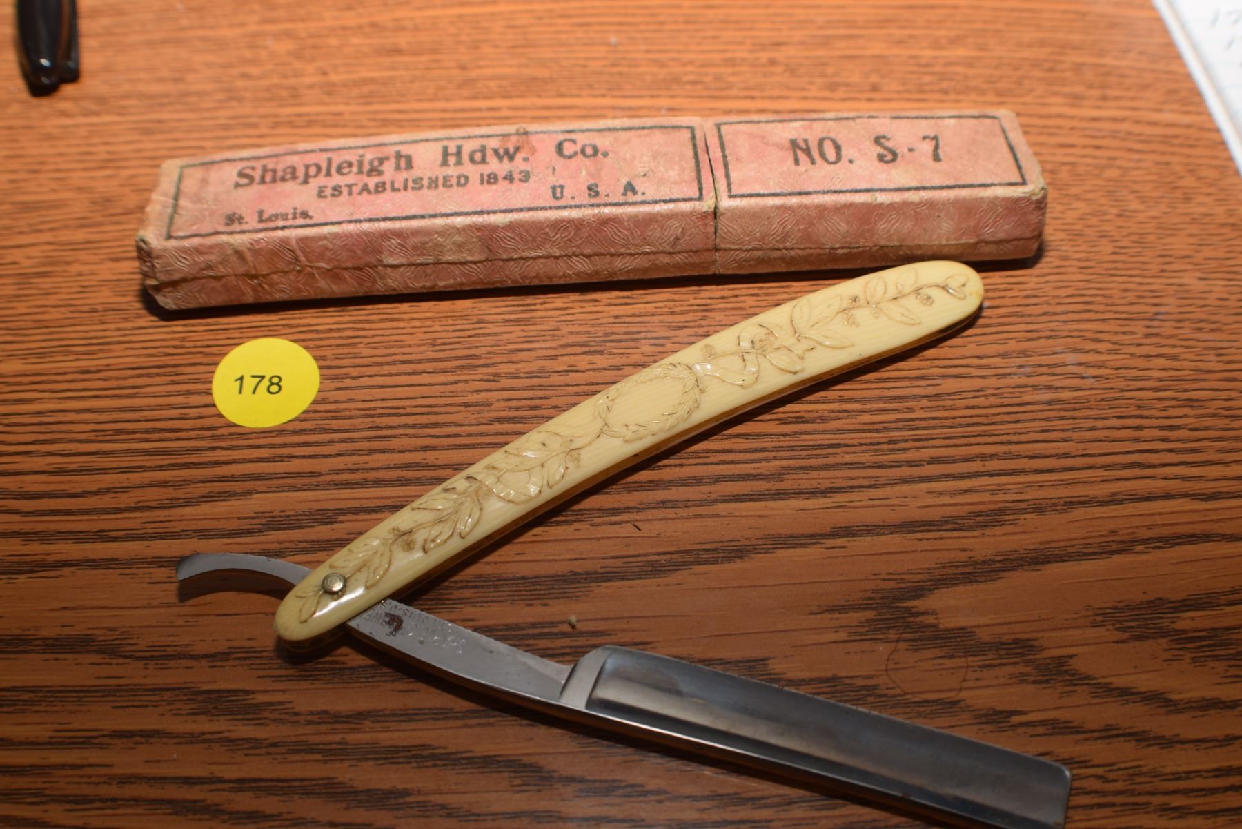 Antique Shapleigh Hardware Ornate Straight Razor