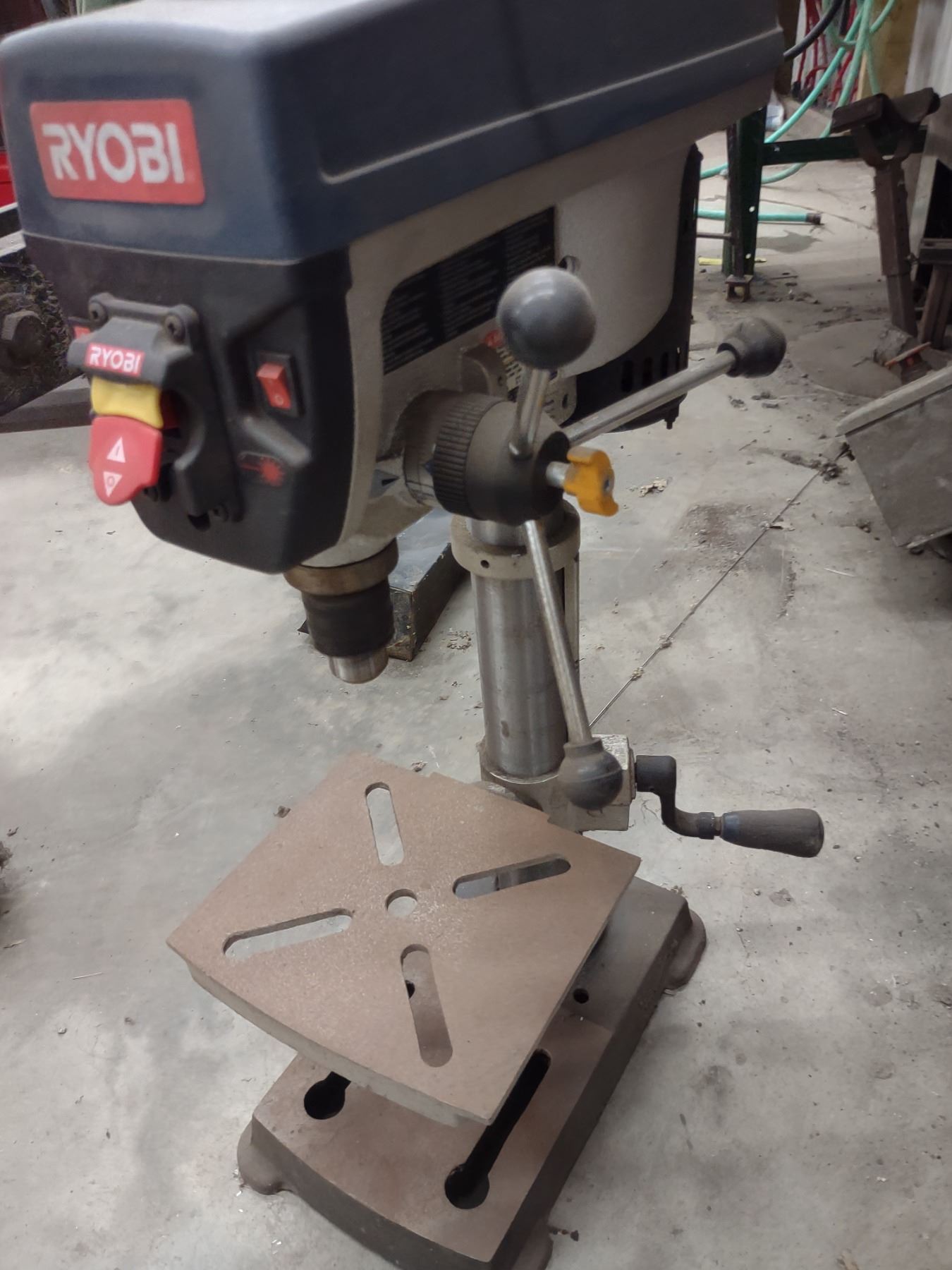 RYOBI BENCH-TOP 10 IN DRILL PRESS W/ LASER