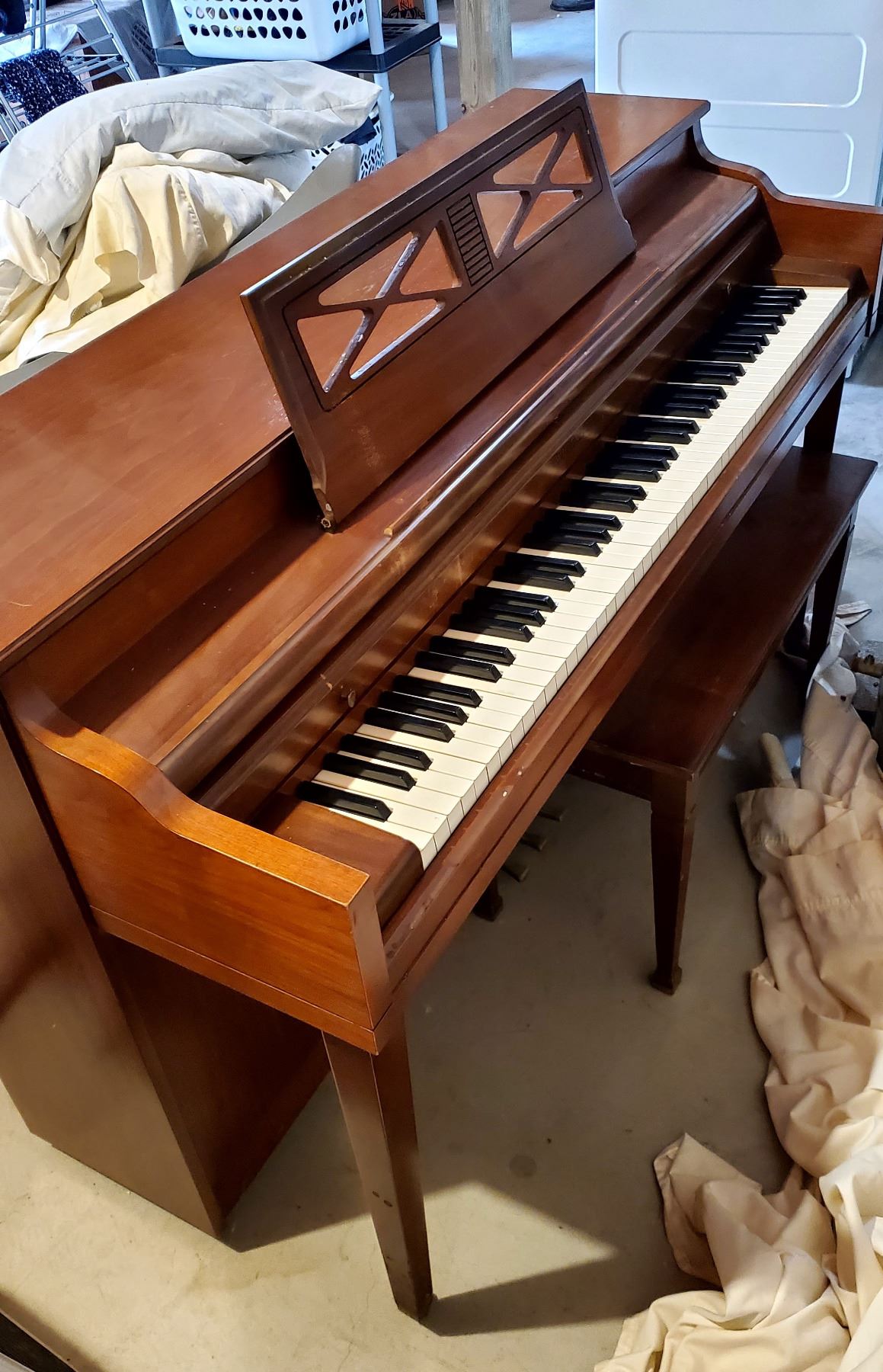 WHITNEY BY KIMBALL FINE HARDWOOD UPRIGHT PIANO AND BENCH