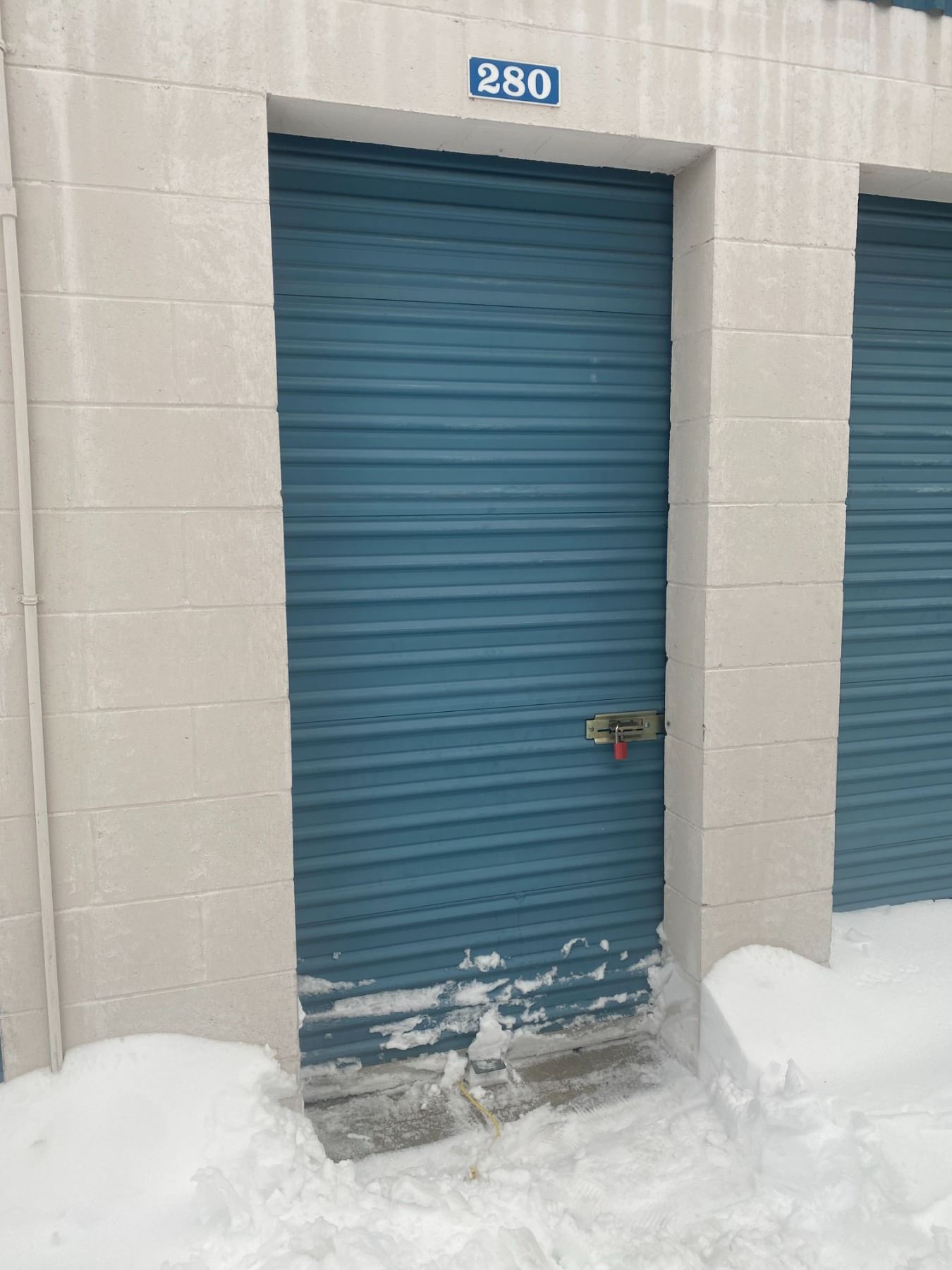 Locker 280 5x5 penticton Self storage 380 industrial ave East