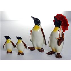 BESWICK PENGUIN FAMILY