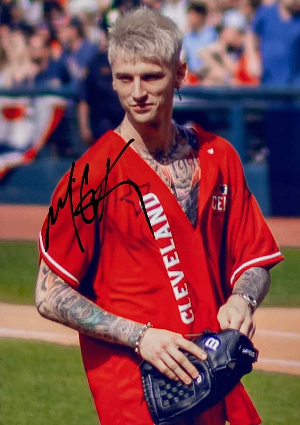 Autograph Signed Machine Gun Kelly Photo
