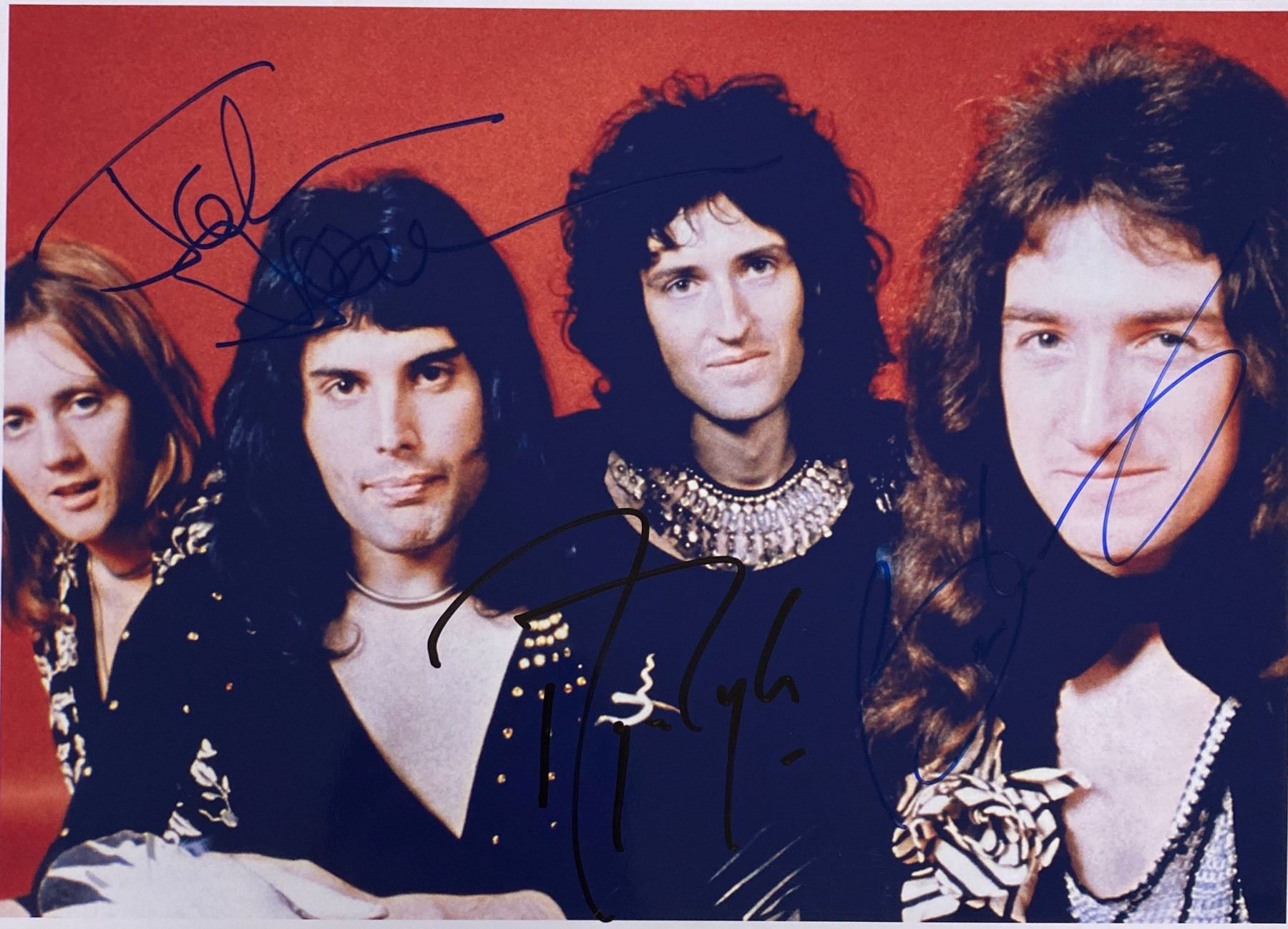 Queen Photo Autograph Signed
