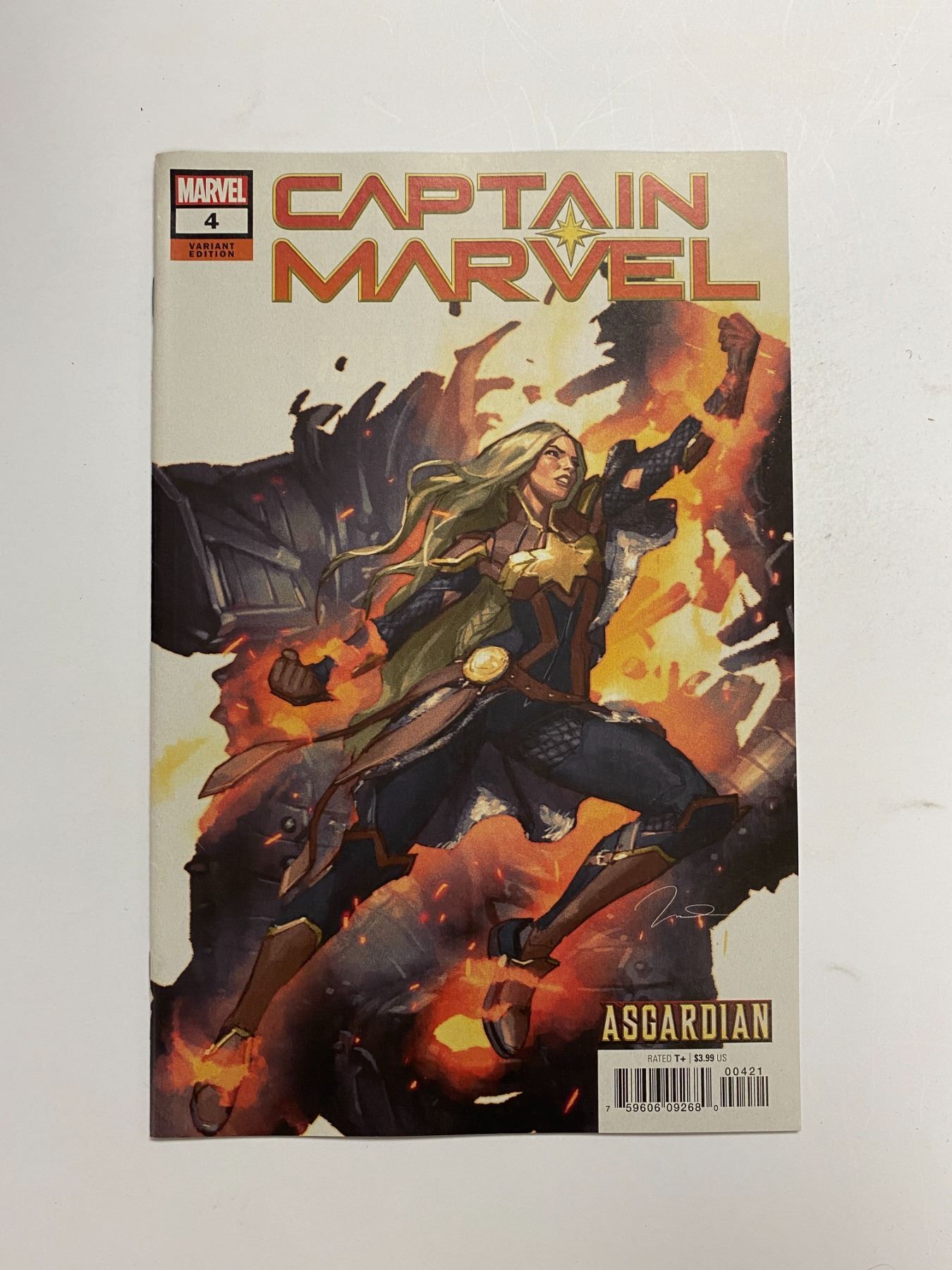 Captain Marvel 4 Comic Book