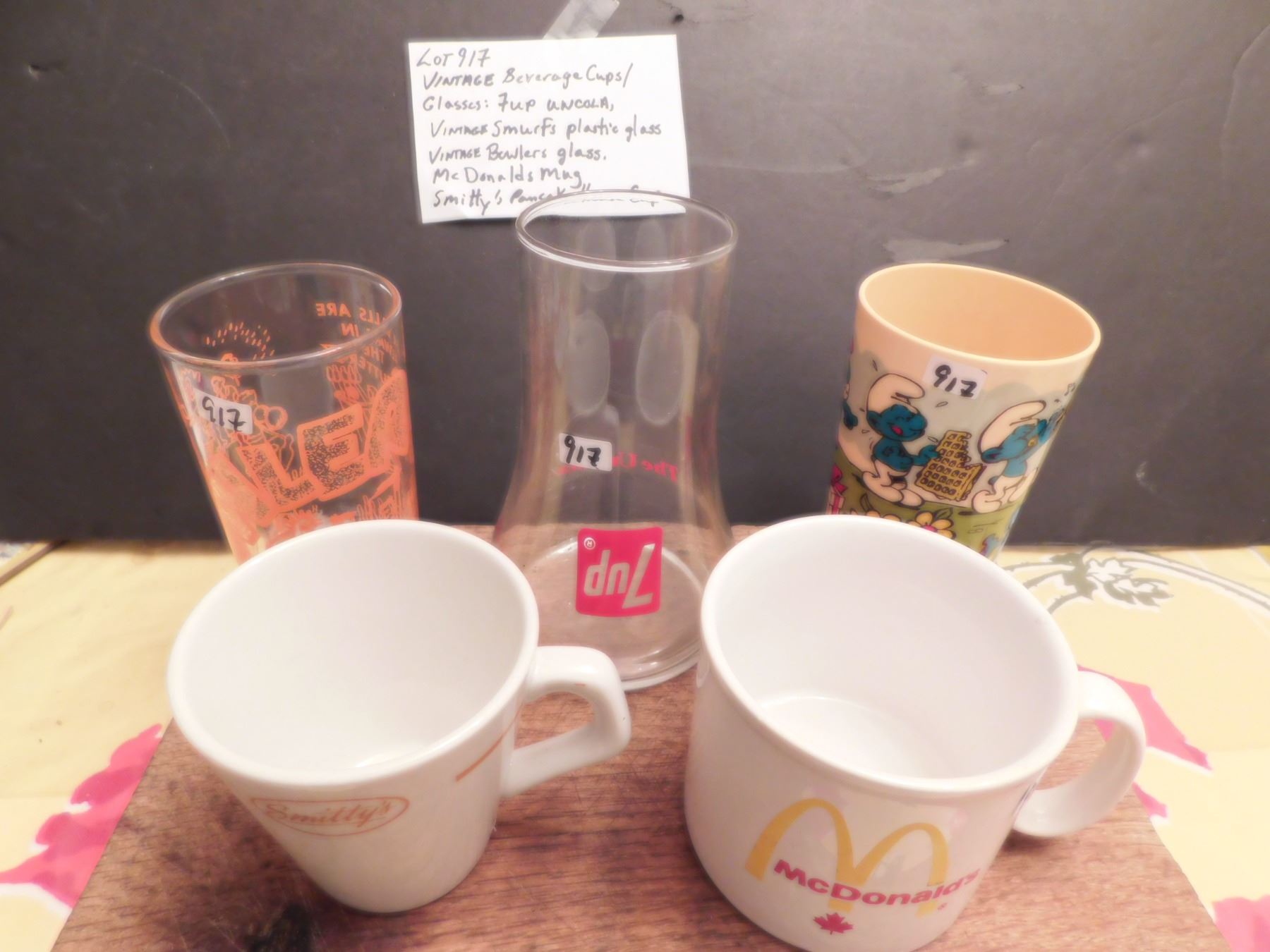 LOT 917 VINTAGE BEVERAGE CUPS/GLASSES, SMITTY’S. MC DONALDS, SMURF 7UP ...