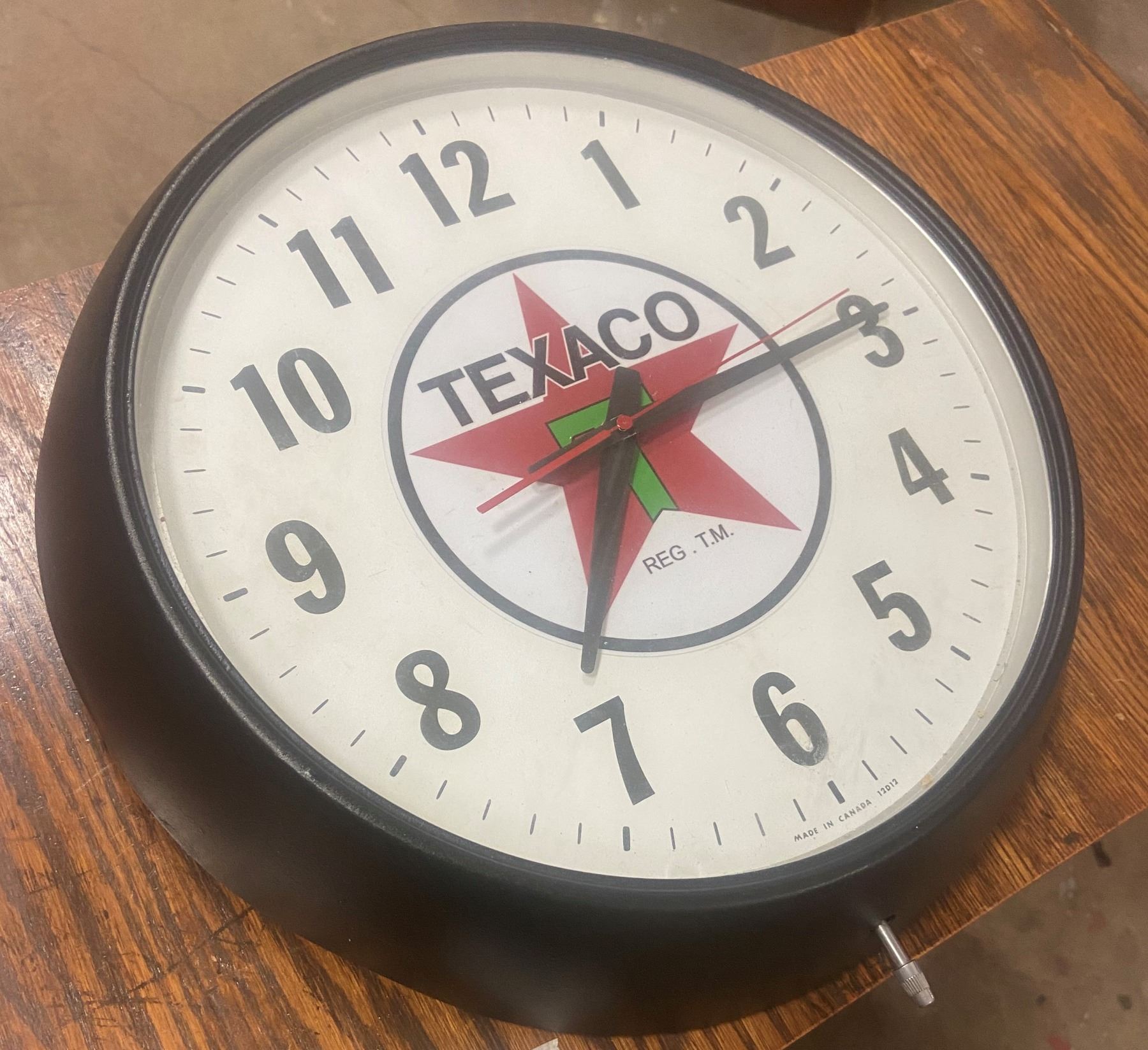 Texaco Wall Clock, Battery Operated 13.5" Across - Fantasy Item ...