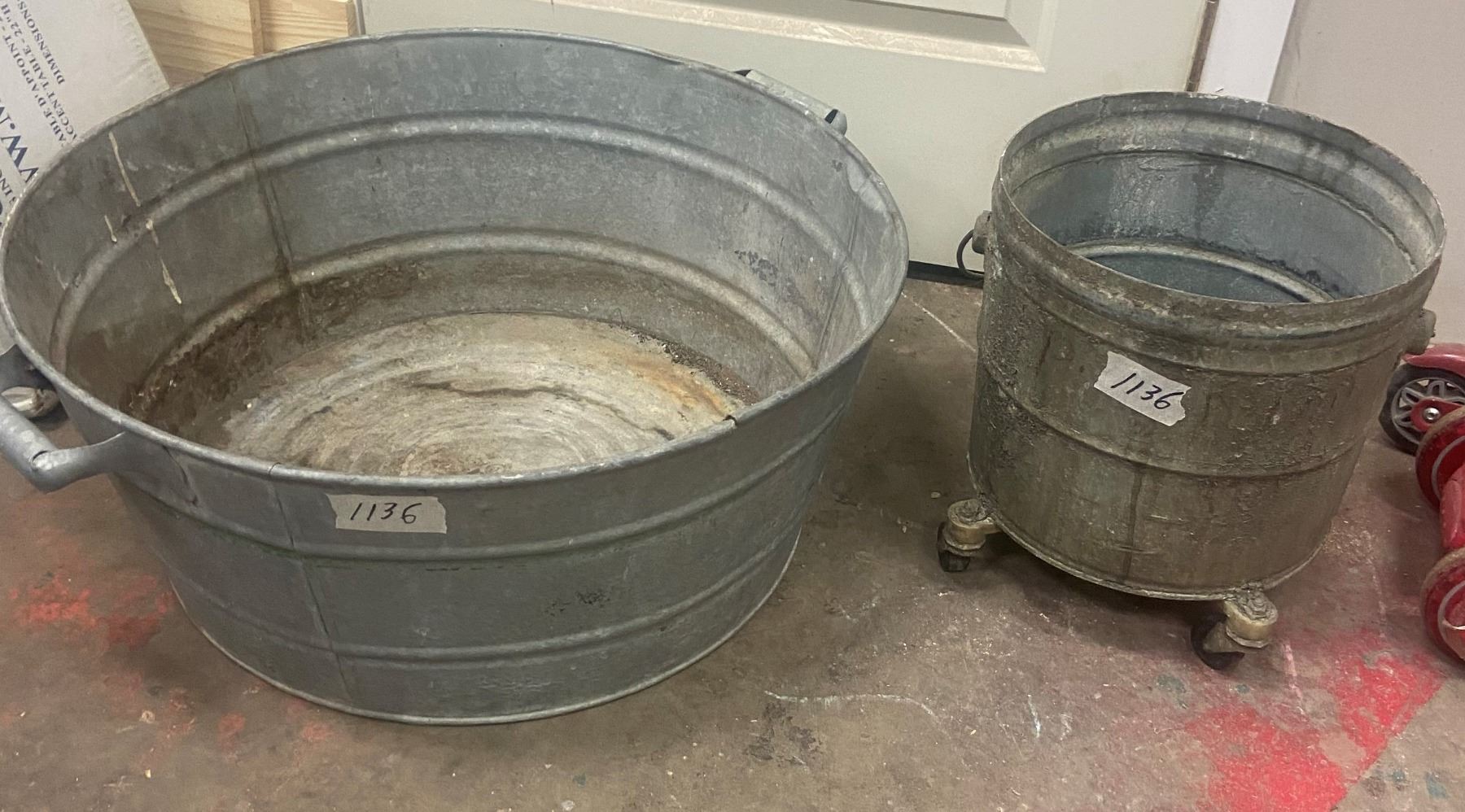 Galvanized Round Tub & Vintage Mop Pail