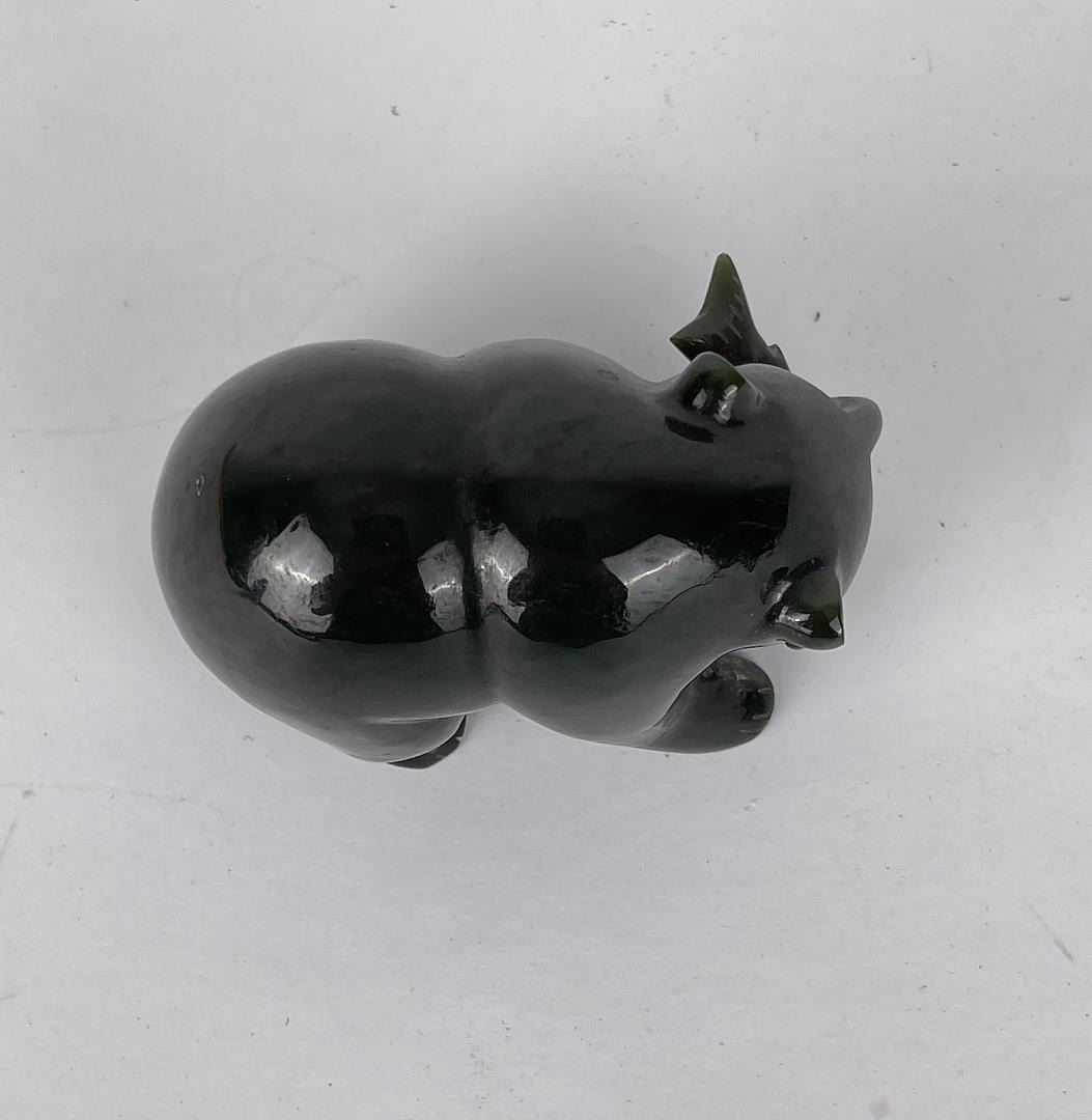 Alaskan Eskimo Inuit Carved Nephrite Jade Bear