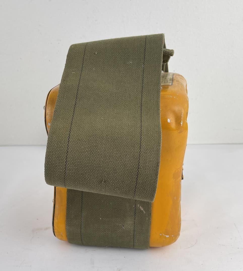 Transmitter SCR-578 Gibson Girl Survival Radio