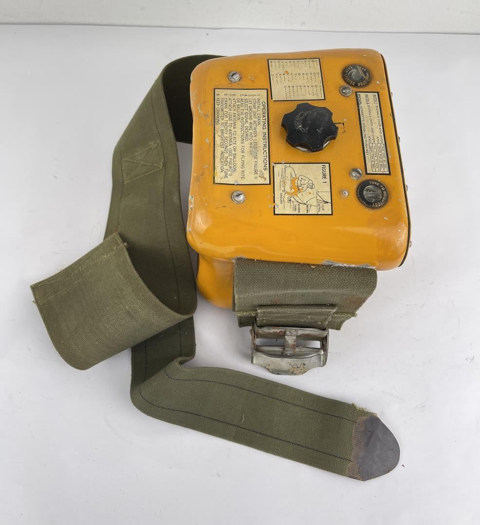 Transmitter SCR-578 Gibson Girl Survival Radio