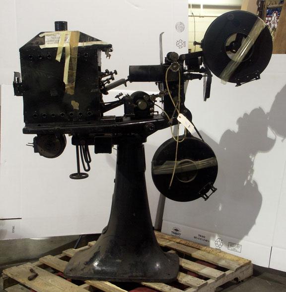 CINEMA PROJECTOR BAUER M5