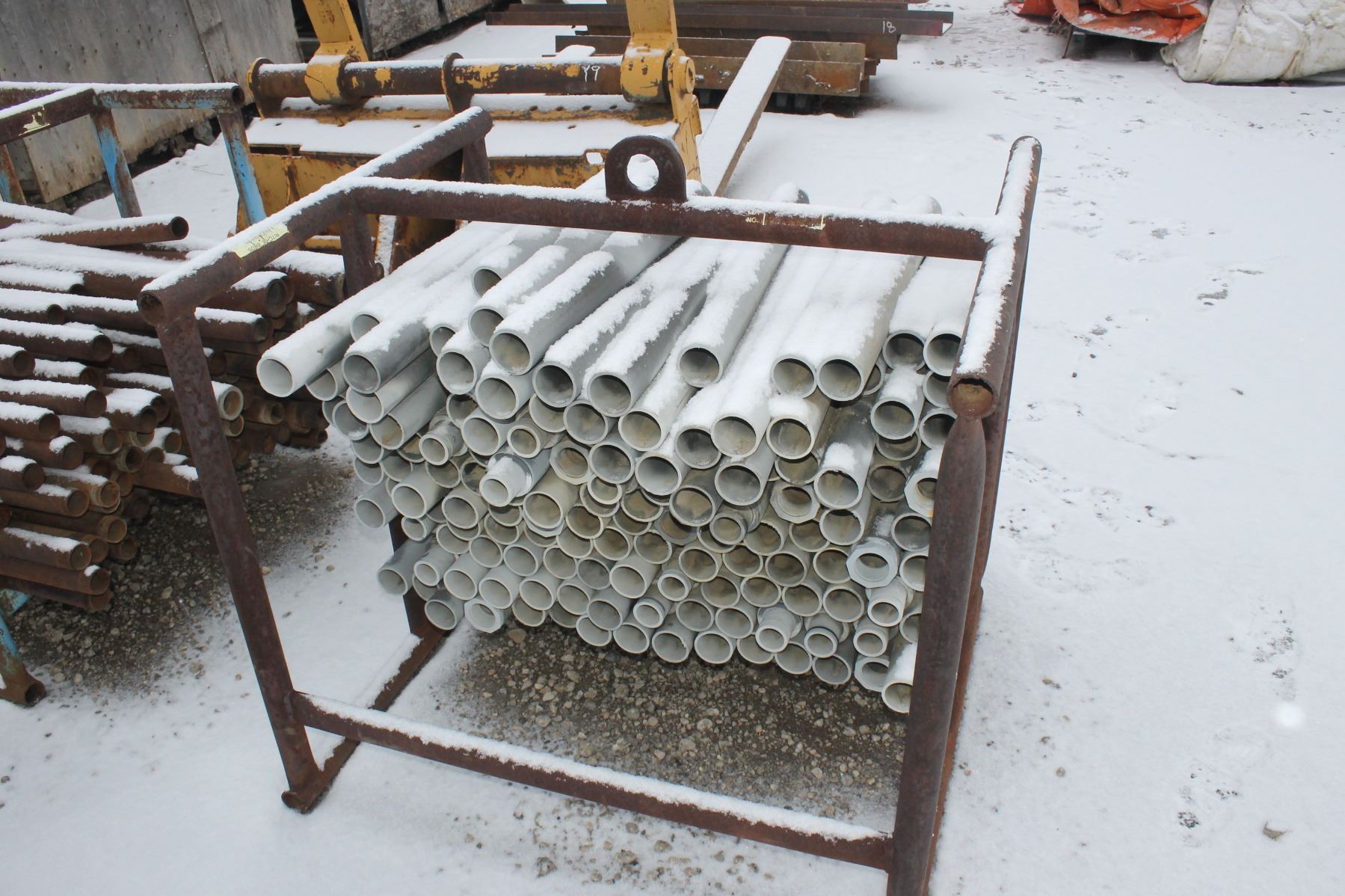 1 lift of short plastic pipe