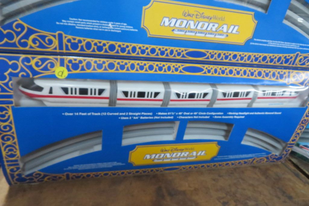 Disney Monorail, Monorail Track Set