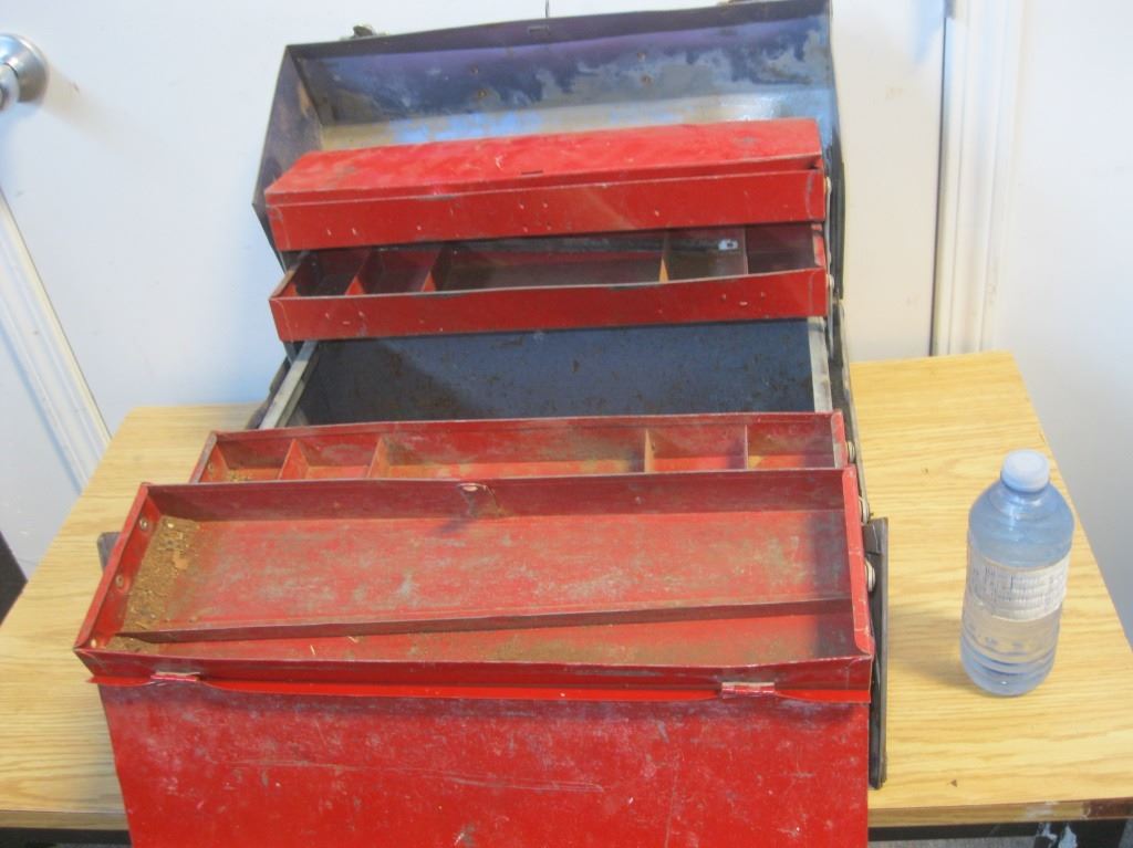 Hand Gull Wing Tool Box