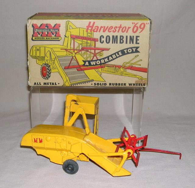 MM 69 Combine 1 32nd Scale W Original Box mm-69-combine-1-32nd-scale-w-original-box