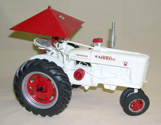 IH Farmall Super M White Demo Custom w/ Umbrella by Freiheit