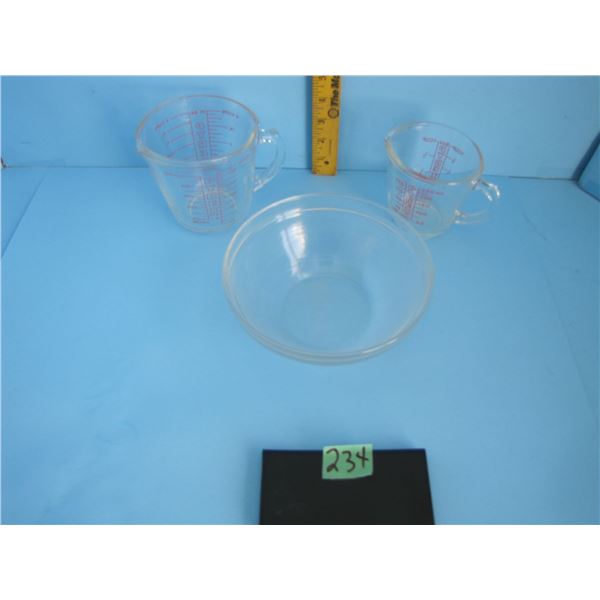two Pyrex measuring cups and duralex Bowl spout is chipped off on the ...