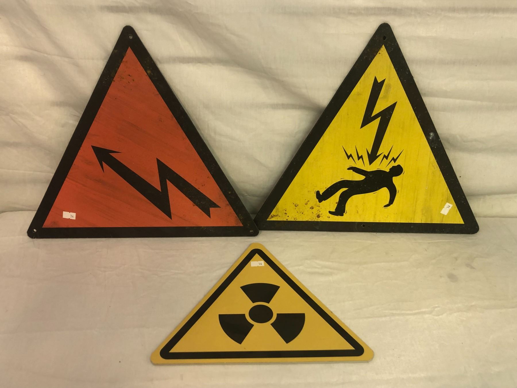 3 Triangle Signs