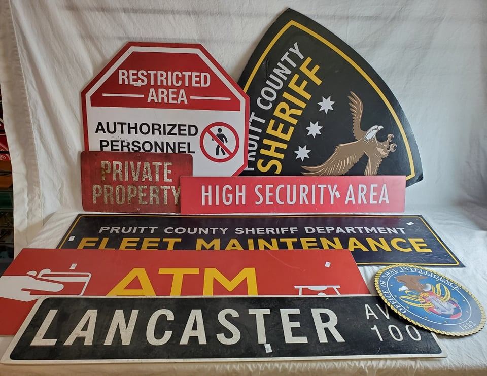 8 movie prop signs