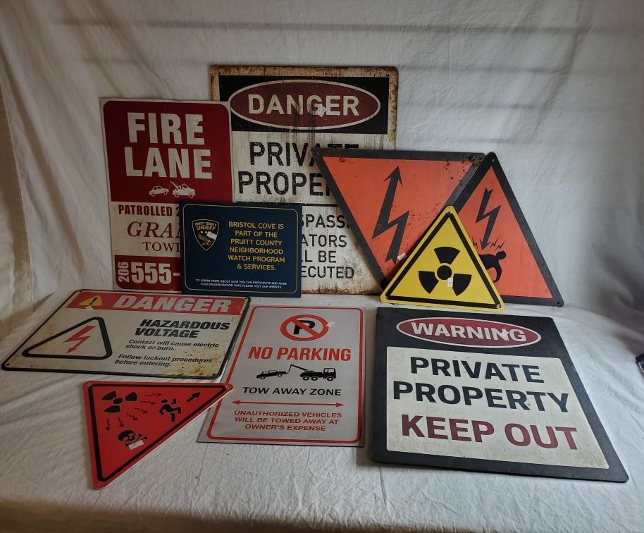 10 movie prop signs