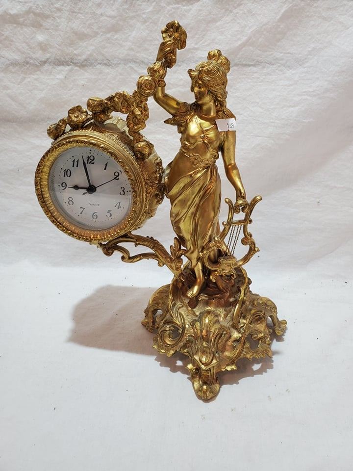 Cast metal mantel clock