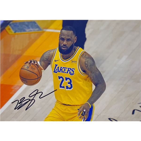Autograph Signed Basketball LeBron James Photo