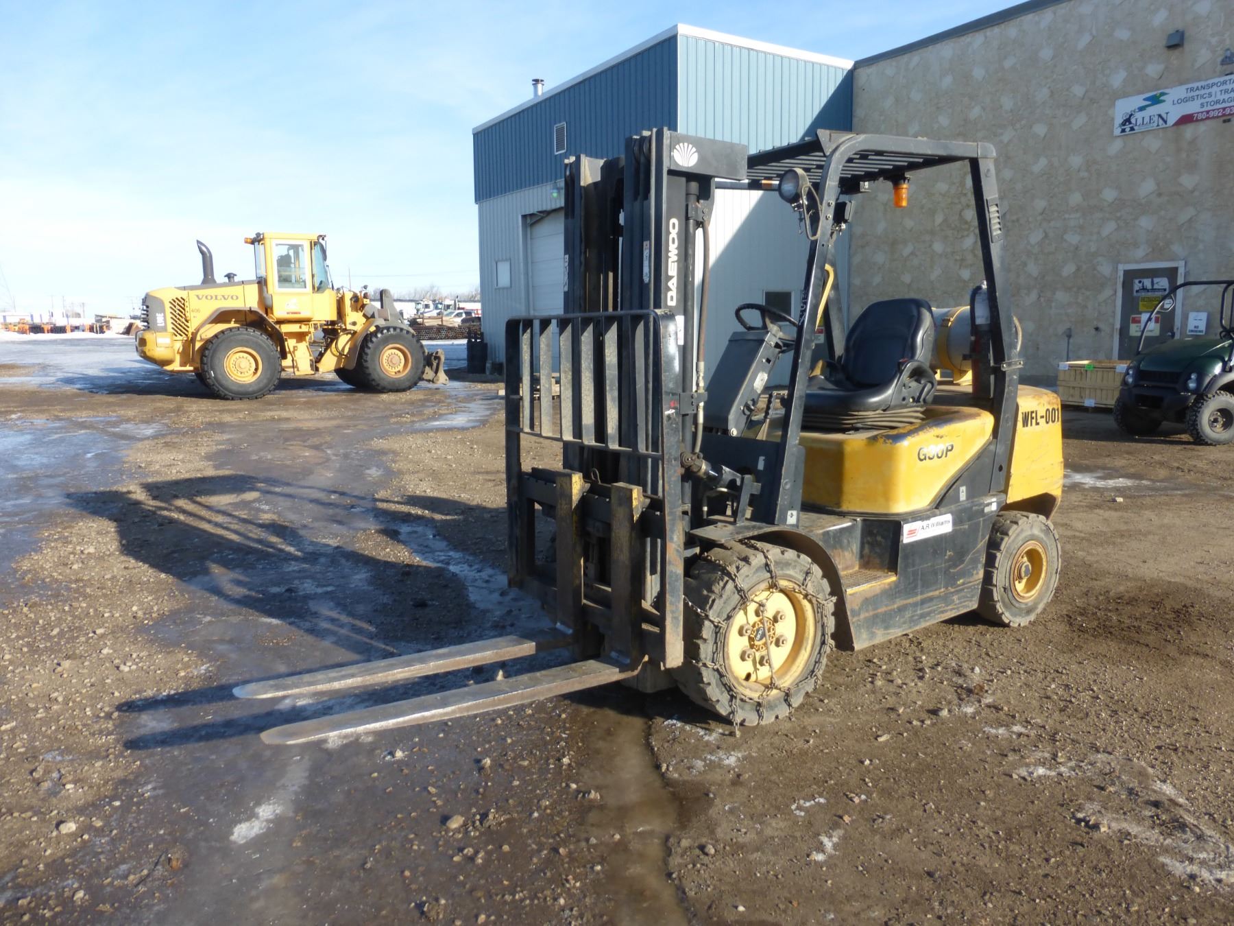 Daewoo Forklift G30P 6000 lb, Triple Stage, 6846 hrs, on propane, side ...