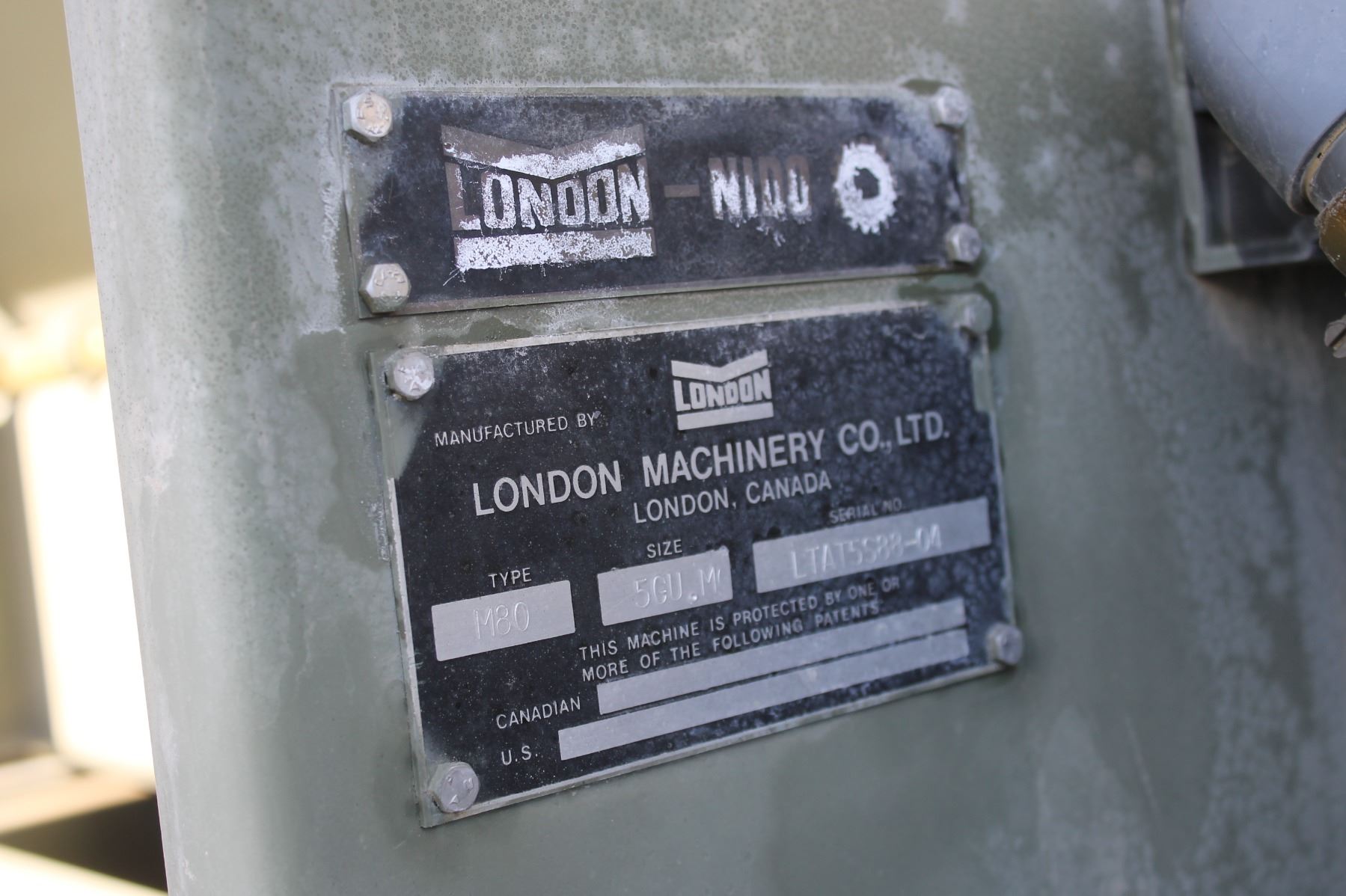 London Tandem Axle Pintle Hitch Army Trailer c/w 11' Sanding Spreader ...