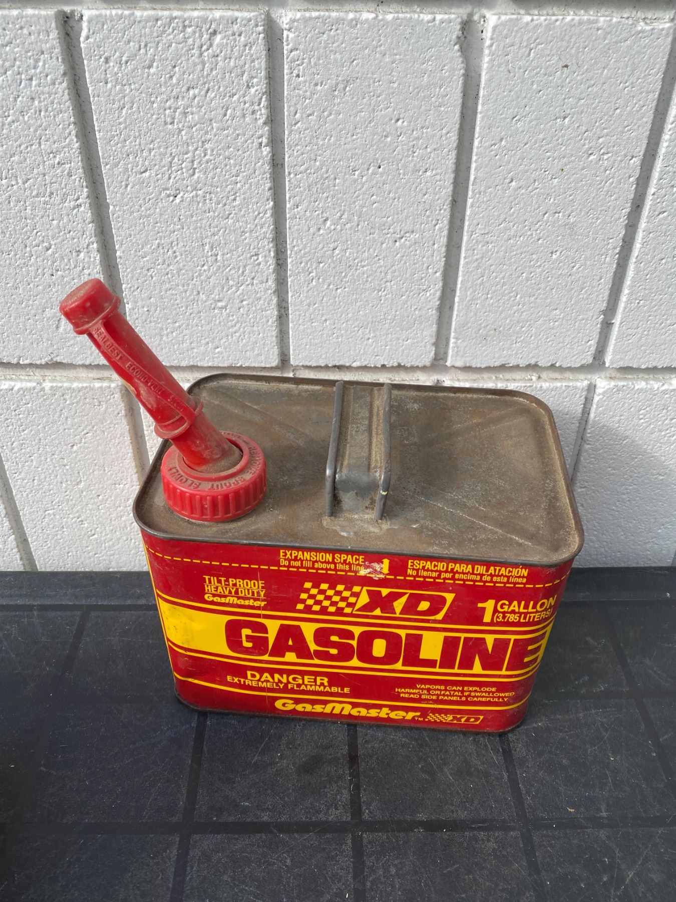 Gasoline tin