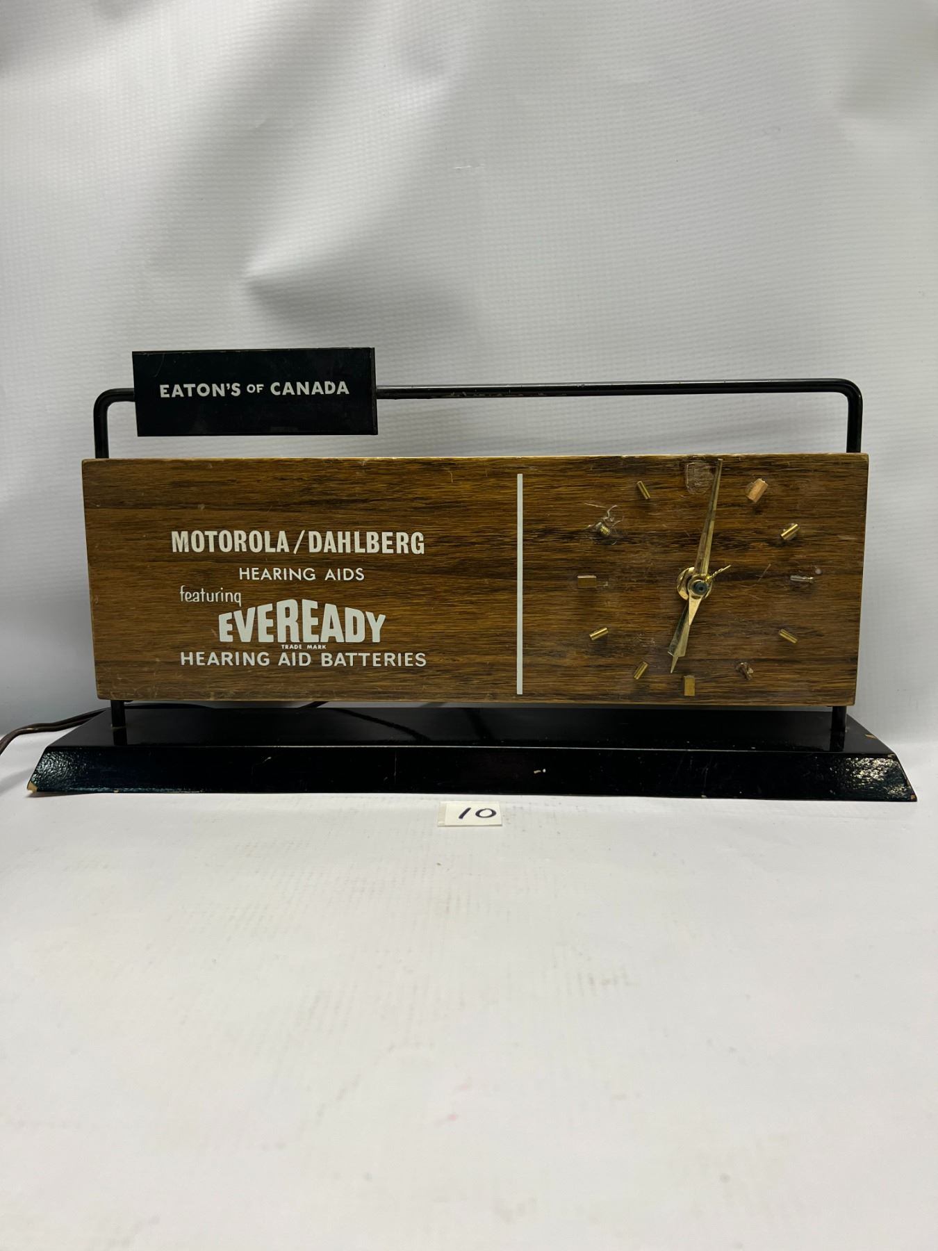 Vintage Eaton's of Canada Eveready Batteries Advertising Electric Clock