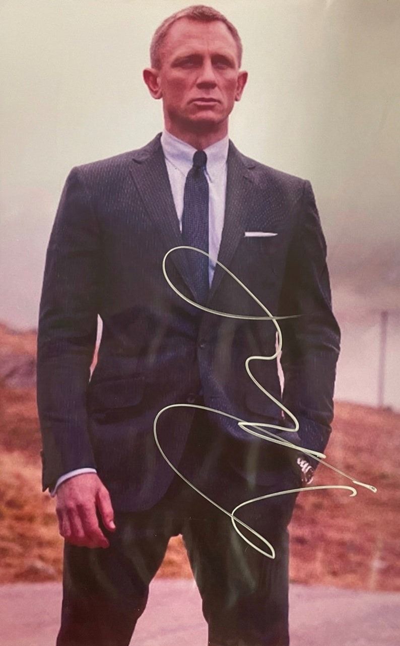 Daniel Craig Signed James Bond Spectre 007 (James Bond) Photograph