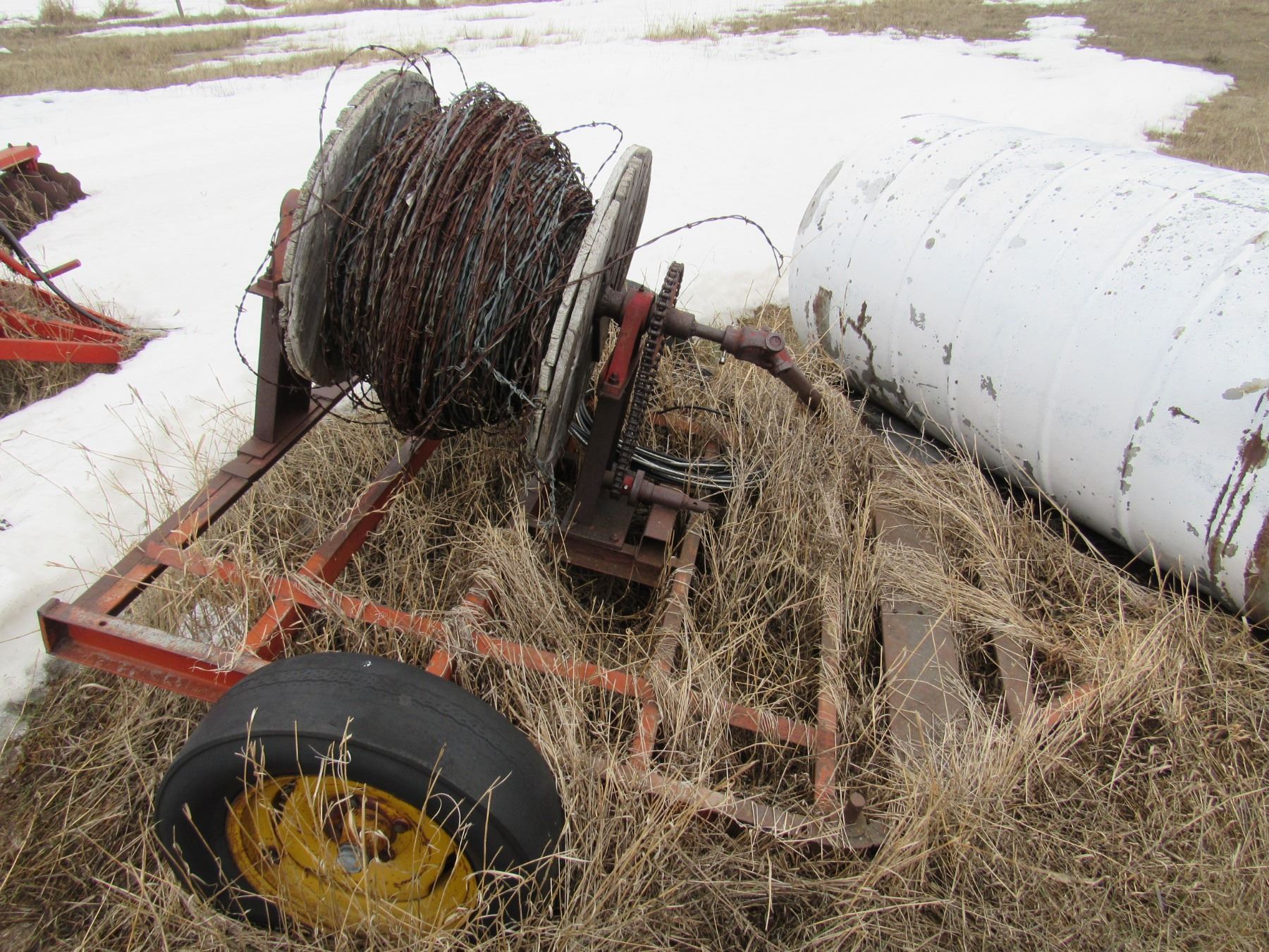 Trailer mounted wire roller with roll of wire - Consignment for Kelly ...
