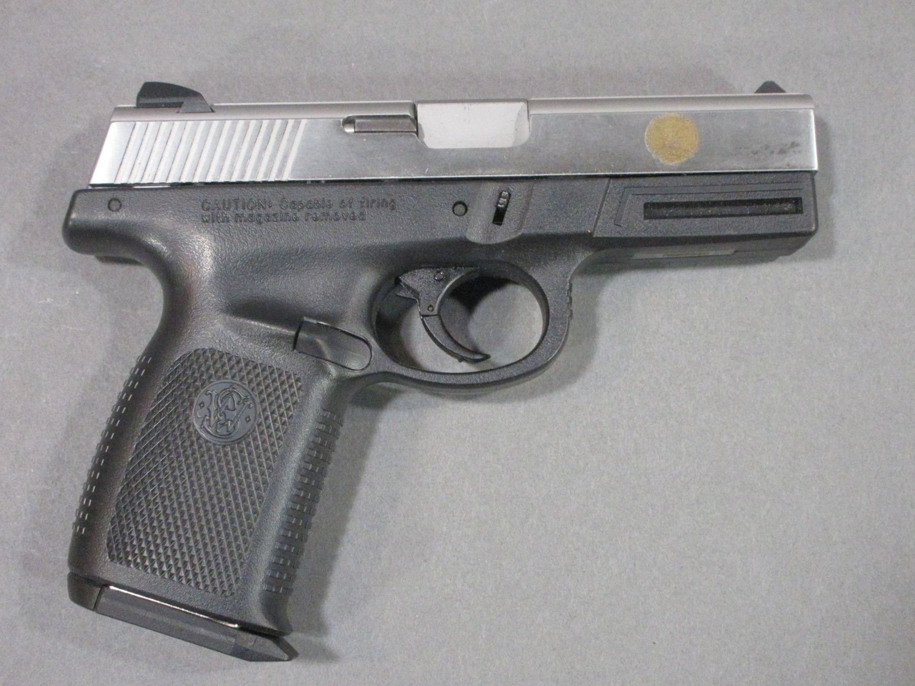 Smith And Wesson Model SW 40 VE Semi-Automatic Pistol- .40- 3.75 ...