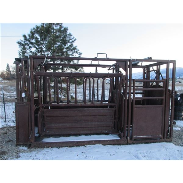 Hiqual Livestock Chute- Adjustable- Scissor Gate- Access Gates On Both ...