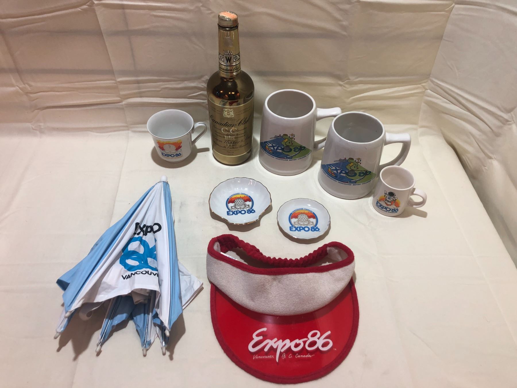 9 assorted pieces of expo 86 collectables