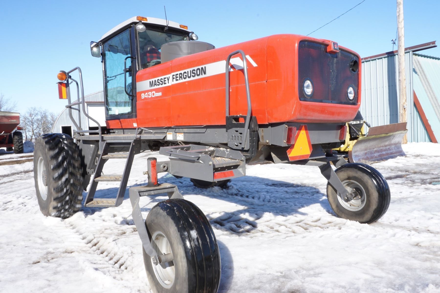 2007 Massey 9430 Swather(712 hrs) c/w 2006 Massey Ferguson, 5200 30FT ...